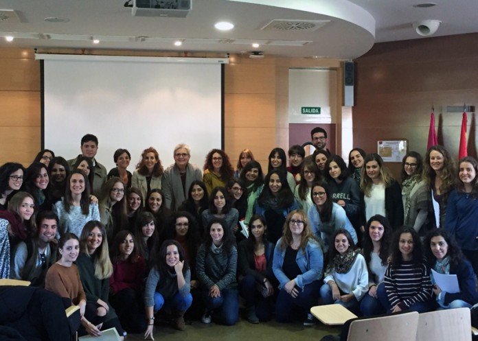 La terapeuta estadounidense Winnie Dunn explica en la UCLM su modelo ...